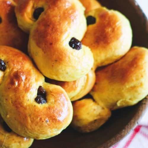 Lussebullar med saffran • Heavenly Cupcake